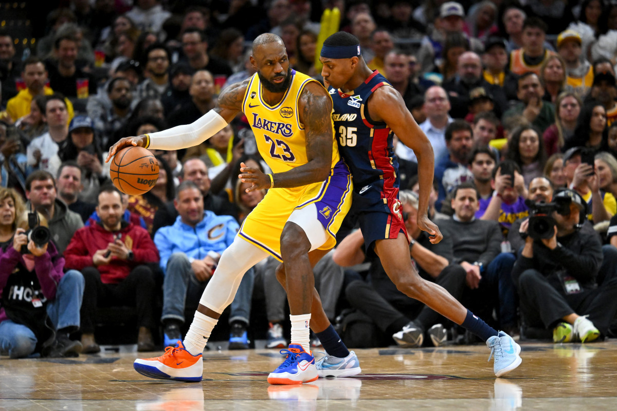 Cavaliers 'atropelam' Lakers com 3º quarto intenso em noite de ...