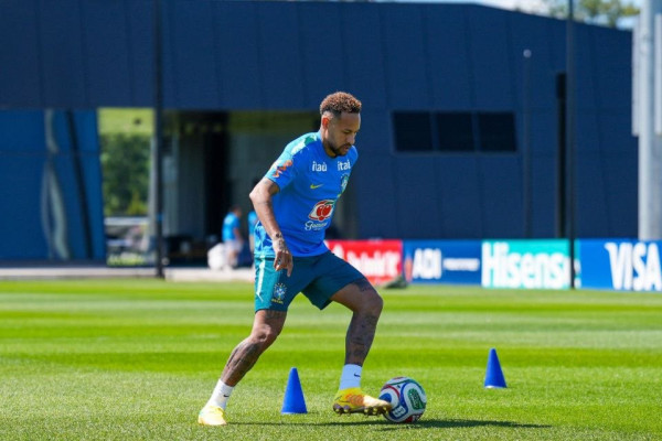 Seleção Brasileira: Neymar treina com o grupo e vive expectativa de ...