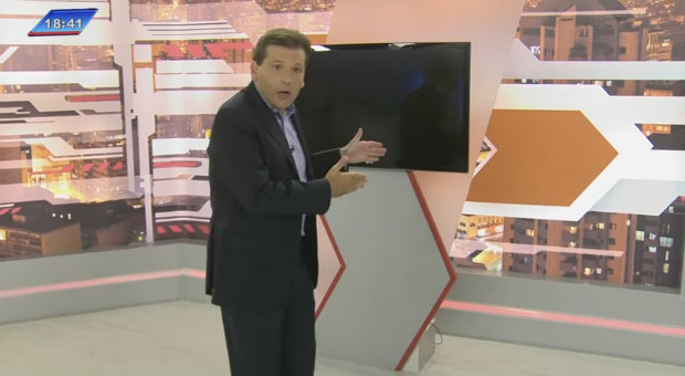 Apresentador do Cidade Alerta destrói cenário do programa ao vivo ...