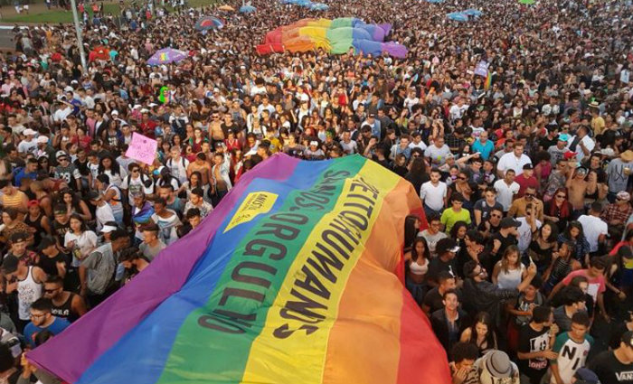 Governo do Distrito Federal vai ao Supremo por regras anti-homofobia ...