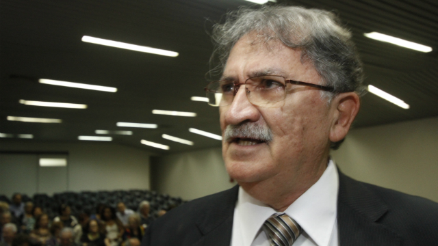 Escritor José Mário Rodrigues lança livro na Academia Pernambucana de ...