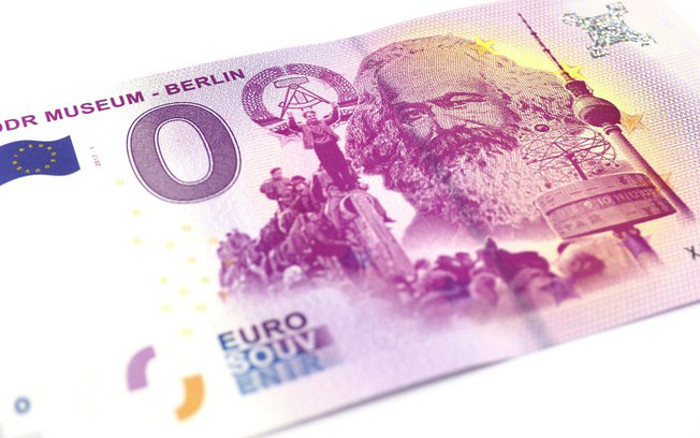 Em comemoração aos 200 anos de Karl Marx cidade vende notas de 0 euro ...