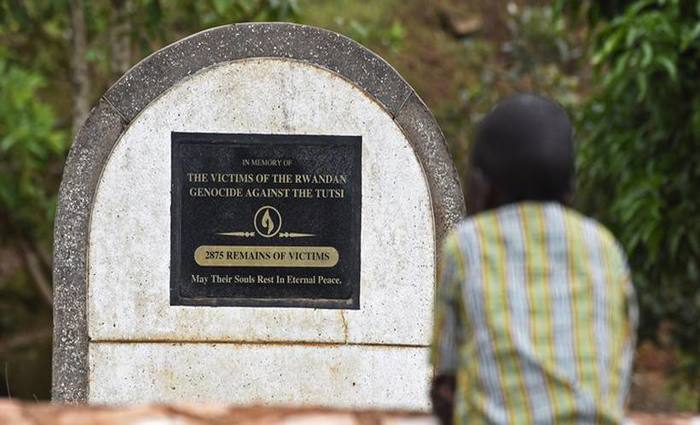 Após 24 anos do genocídio de Ruanda, corpos são encontrados em valas ...