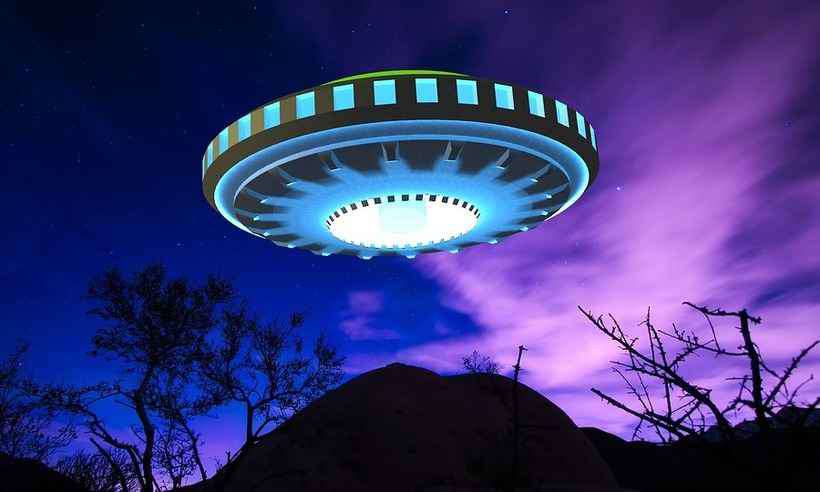 Homem pede liberação para pouso de disco voador em praça de Belo ...