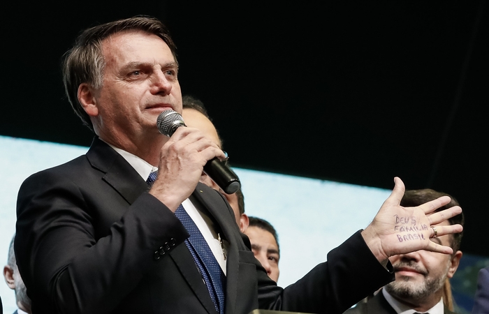 Em culto, Bolsonaro repete que no seu governo, 'família terá atenção e ...