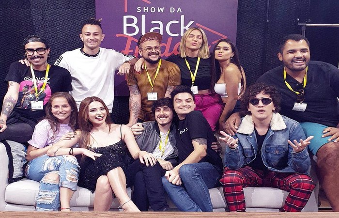 Felipe Neto fará live de cinco horas com shows ao vivo em dez canais do ... Felipe Neto fará live de cinco horas com shows ao vivo em dez canais do ...