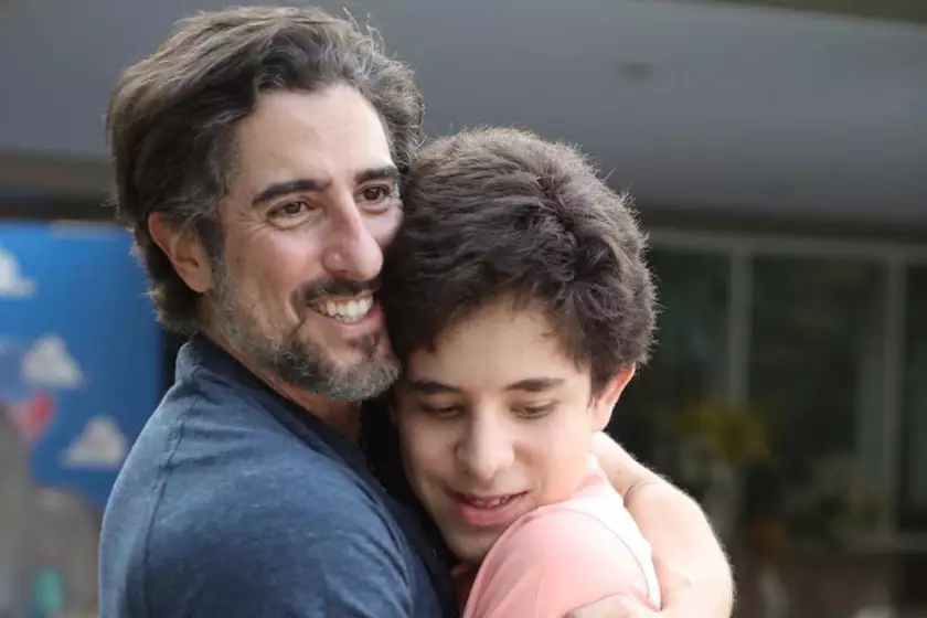 Marcos Mion se emociona com apresentação do filho: 'autismo não é ...