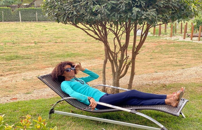 Maria Solange, que viralizou dançando Madonna, chega à clínica de ...