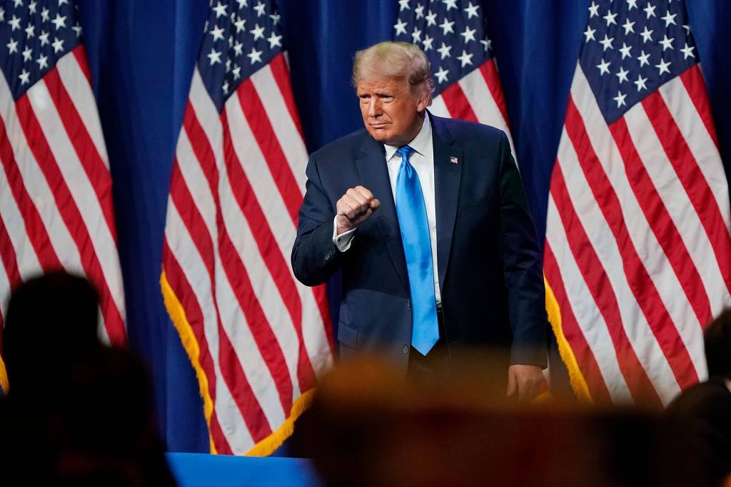 Partido Republicano oficializa candidatura de Trump à presidência dos ...