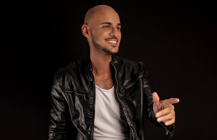 Cantor pernambucano Rucca aposta em sertanejo, bachata e sofrências ...