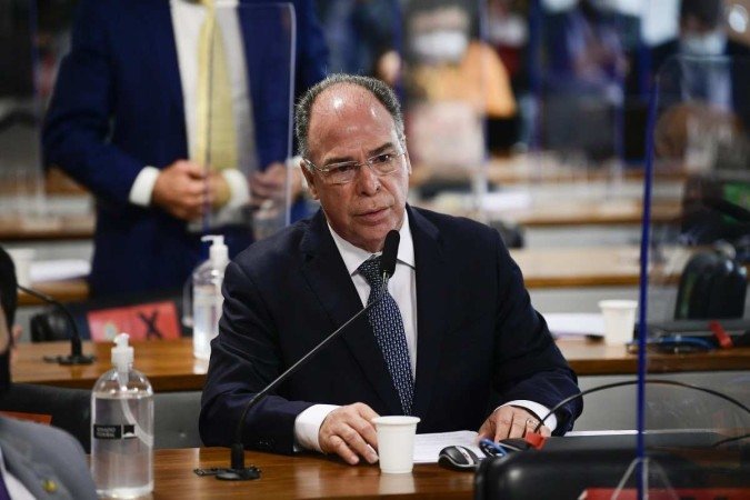Fernando Bezerra deixa cargo de líder do governo após derrota para vaga ...