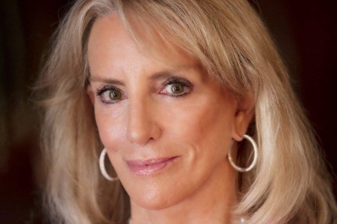 Biden indica diplomata Elizabeth Bagley como embaixadora dos EUA no ...