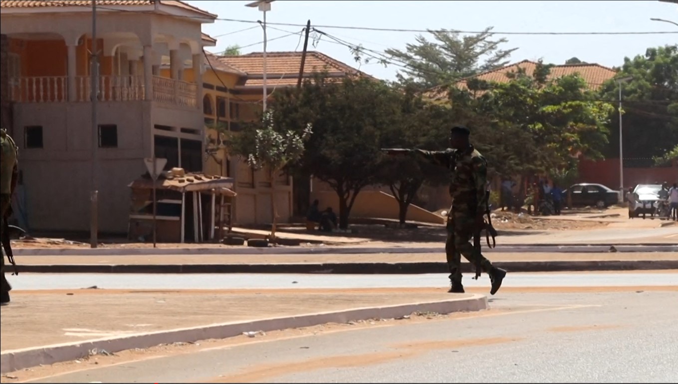 Intenso tiroteio na Guiné-Bissau em aparente tentativa de golpe | Mundo ...