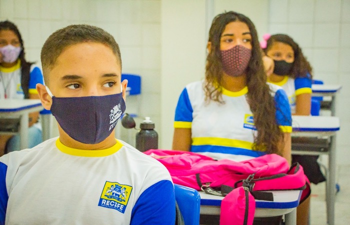 Estudantes da Rede Municipal do Recife retornam às aulas nesta sexta ...