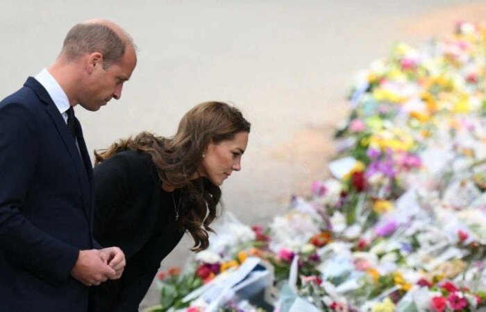 Príncipe William relembra maus momentos ao acompanhar caixão da avó ...