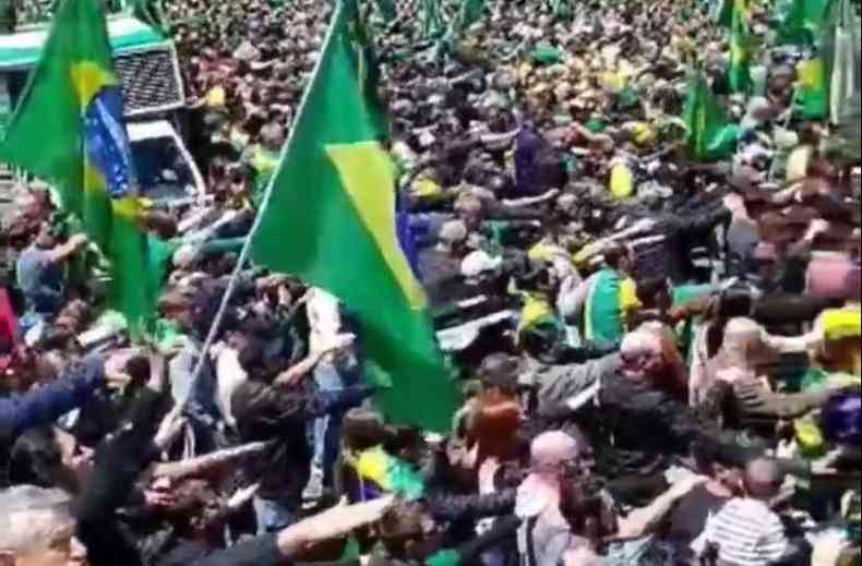 MP de Santa Catarina investiga saudação nazista em protesto ...