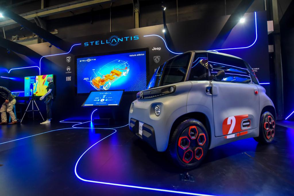 Apostando na inovação, Stellantis apresenta conceito de 'smartphone ...
