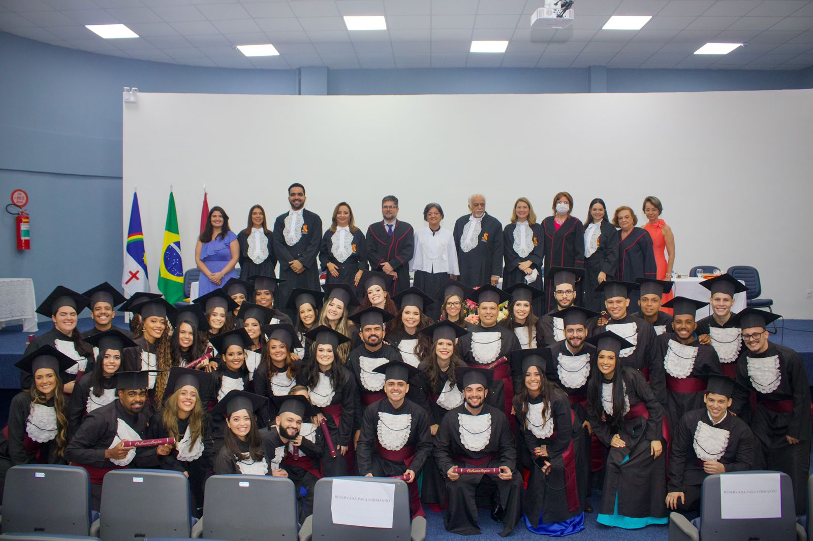 Turma de número 102 de Odontologia da UPE cola grau nesta sexta (11 ...