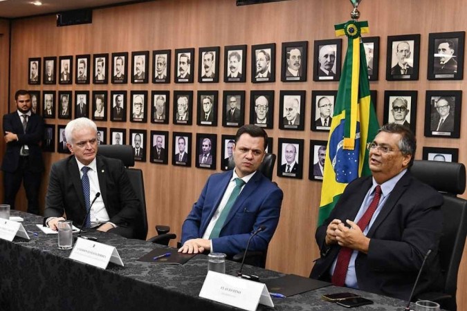 Cotado para ministro da Justiça de Lula, Dino se reúne com Anderson ...