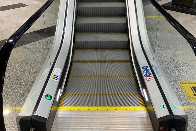 Aeroporto do Recife ganha escada rolante com sistema de esterilização ...