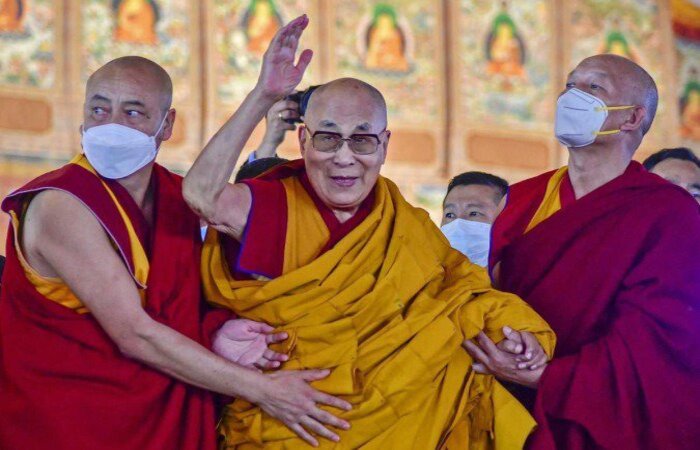 Dalai lama pede desculpas a menino por pedir para ele "chupar sua ...