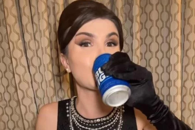 Budweiser sofre boicote após parceria com influencer trans e vendas ...