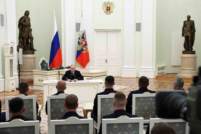 Putin garante que suas tropas interromperam a "guerra civil" | Mundo ...