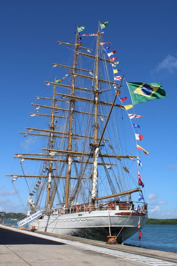 Navio-veleiro da Marinha abre visitação gratuita no Porto do Recife ...