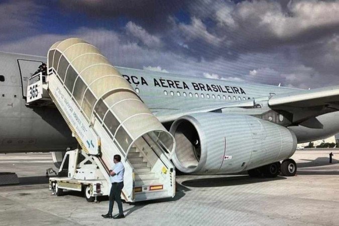Israel: 3º avião da FAB decola de Brasília para resgatar brasileiros ...