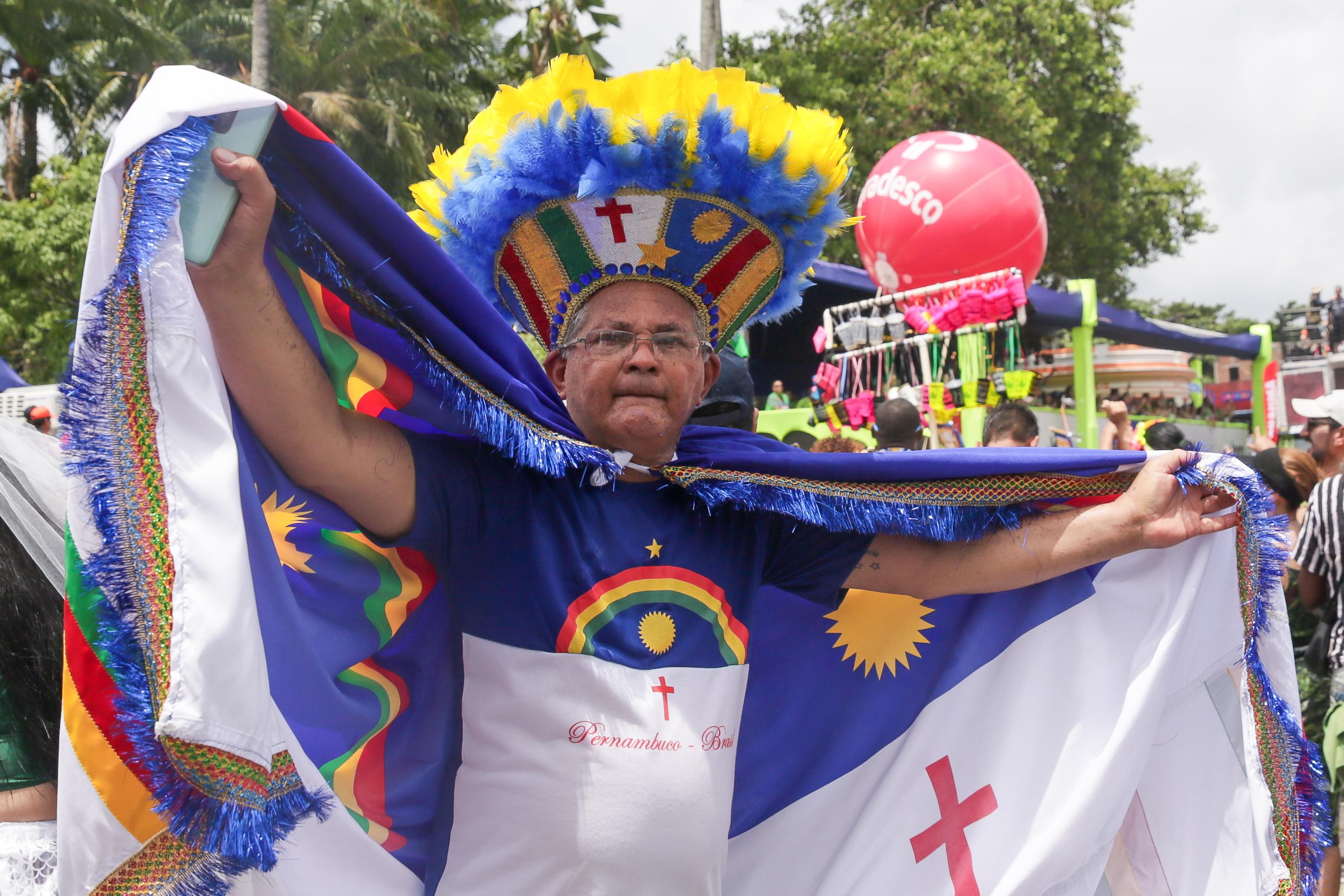 Galo da Madrugada mostra que o Carnaval do Recife tem mesmo "encantos ...