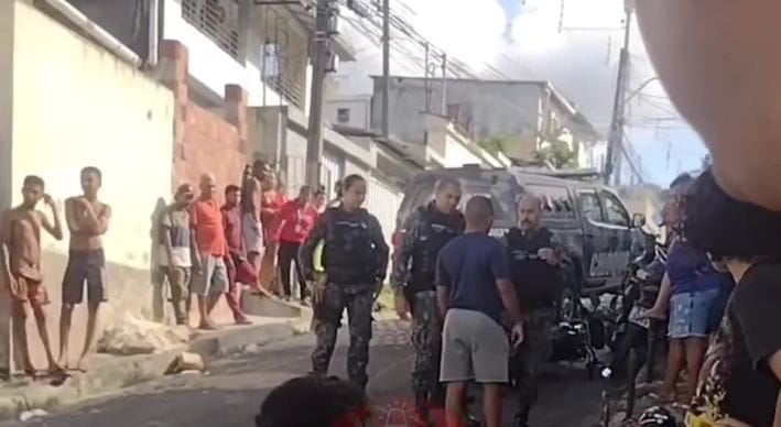 Pm Reage A Tentativa De Assalto Troca Tiros Com Suspeitos E Fere Um