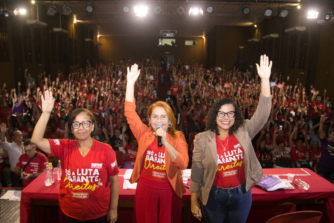 Sindicato dos professores estaduais e Governo do Estado fecham acordo ... Sindicato dos professores estaduais e Governo do Estado fecham acordo ...